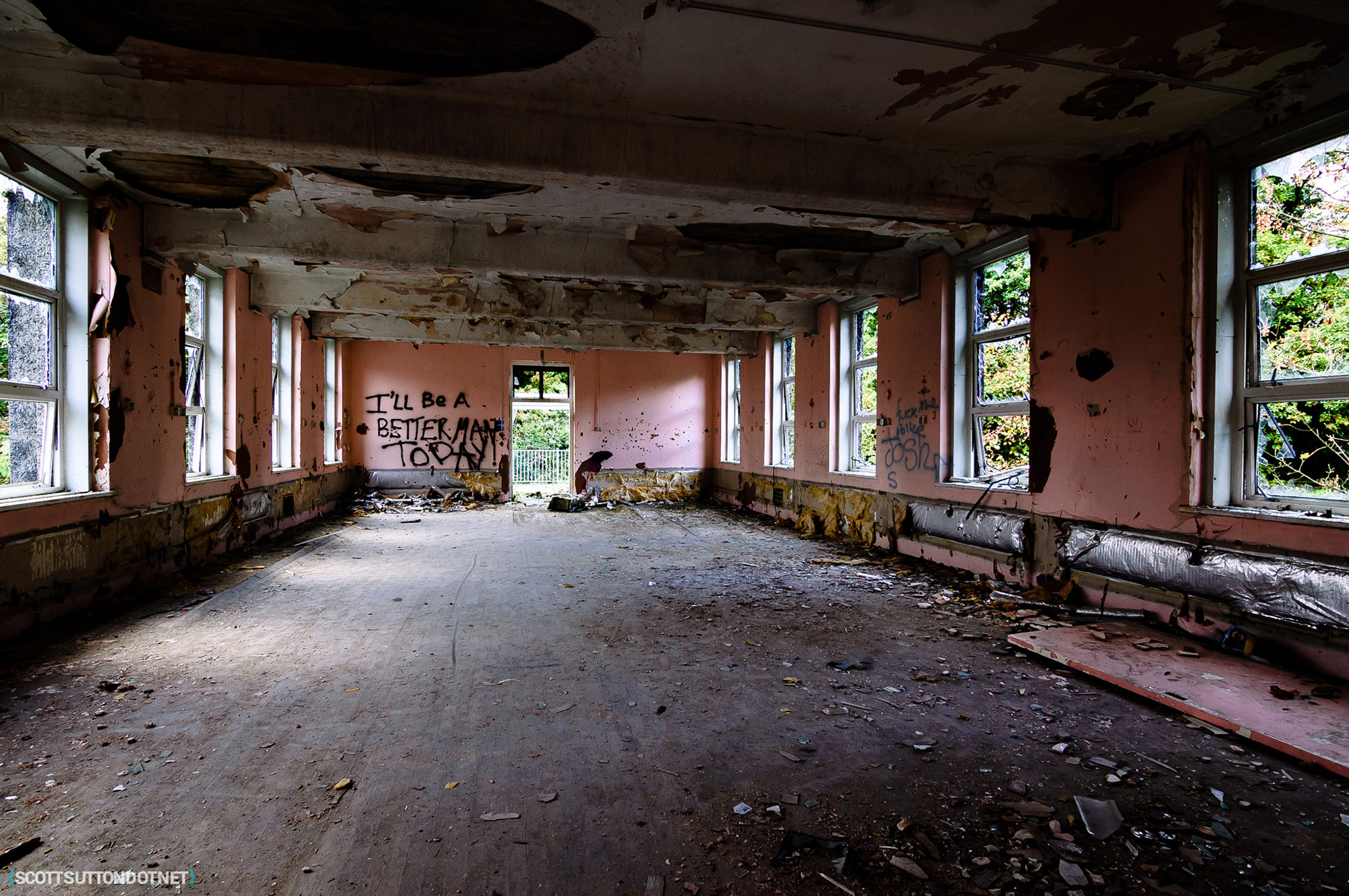 Mountain Ash Hospital Urbex photography | Scott Sutton dot net